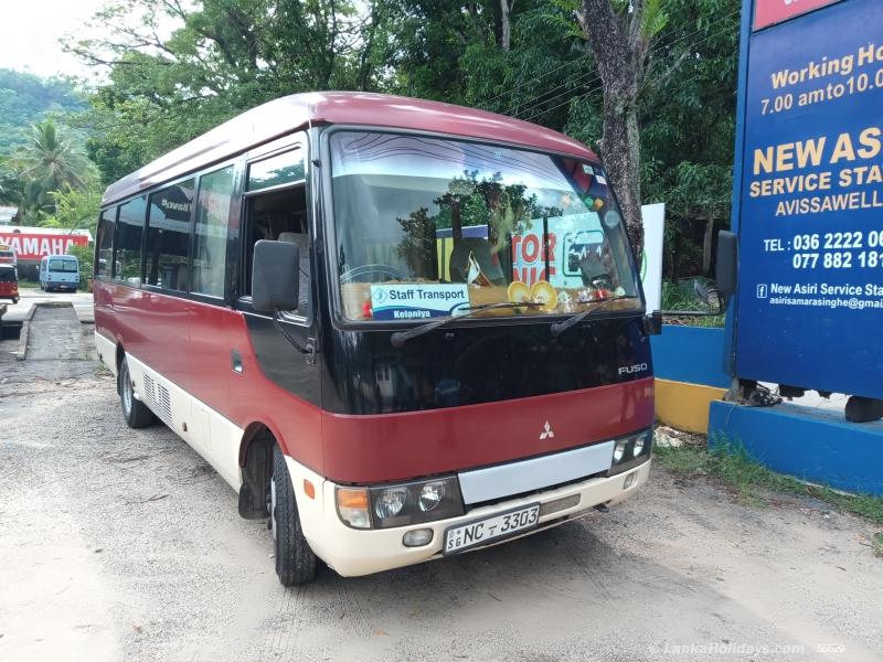 Sri Lanka Bus/Coach Rentals/Hire - Mitsubishi fuso bola rosa bus